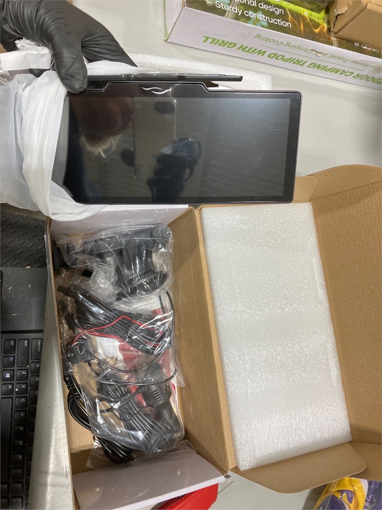 Vista Auction - Pro Max 10" Wireless Apple CarPlay & Android Auto Touch ...